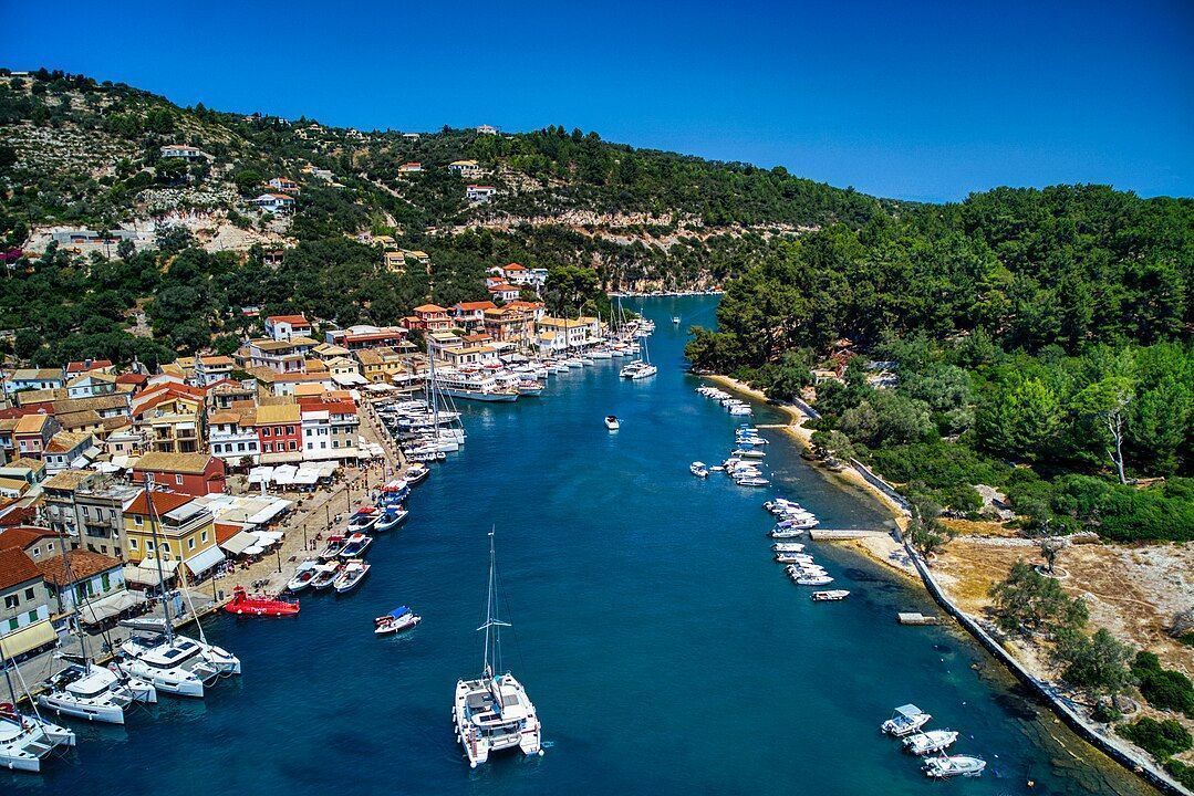 ΚΡΟΥΑΖΙΕΡΑ ΣΤΟΥΣ ΠΑΞΟΥΣ-ΑΝΤΙΠΑΞΟΥΣ Καλοκαίρι 2025 | Liotsis Travel